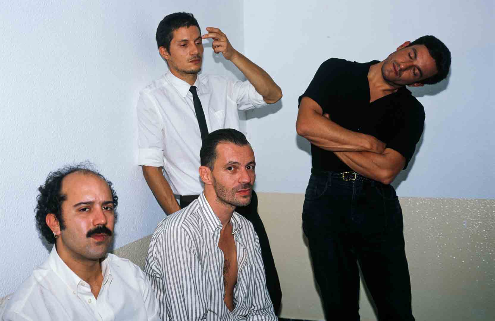 CAVEIRA — lançamento de 'ficar vivo' Real Guns Jazz is Back - Galeria ...